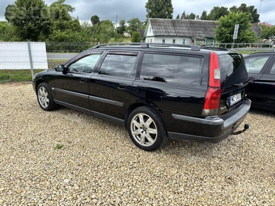 Melns Volvo V70 2001 Rēzekne, ar dzinēja tilpumu 2.40 L un nobraukumu 417 tūkst. km par 2250 €, foto 4 vietnē AUTOMOTO.COM.LV