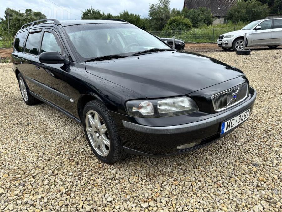 Melns Volvo V70 2001 Rēzekne, ar dzinēja tilpumu 2.40 L un nobraukumu 417 tūkst. km par 2250 €, foto 5 vietnē AUTOMOTO.COM.LV