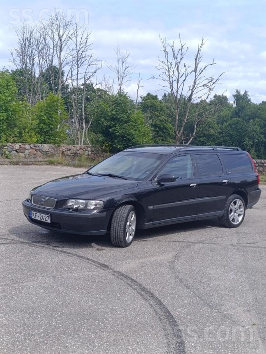 Black Volvo V70 2001 in Talsi, with an engine capacity of 2.40 L and mileage of 365 thousand km for 1500 €, photo 6 on AUTOMOTO.COM.LV