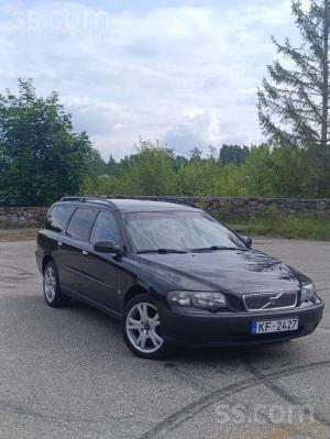 Black Volvo V70 2001 in Talsi, with an engine capacity of 2.40 L and mileage of 365 thousand km for 1500 €, photo 7 on AUTOMOTO.COM.LV