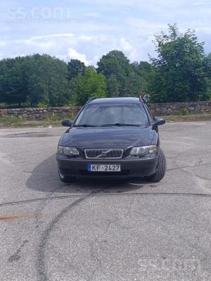 Black Volvo V70 2001 in Talsi, with an engine capacity of 2.40 L and mileage of 365 thousand km for 1500 €, photo 8 on AUTOMOTO.COM.LV