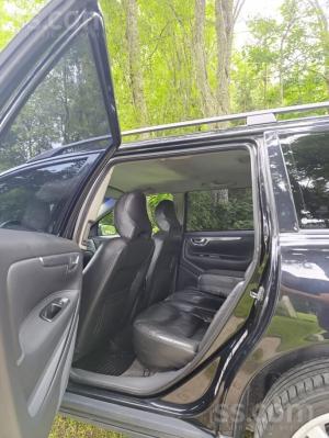 Black Volvo V70 2001 in Talsi, with an engine capacity of 2.40 L and mileage of 365 thousand km for 1500 €, photo 12 on AUTOMOTO.COM.LV