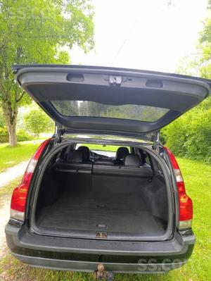 Black Volvo V70 2001 in Talsi, with an engine capacity of 2.40 L and mileage of 365 thousand km for 1500 €, photo 14 on AUTOMOTO.COM.LV