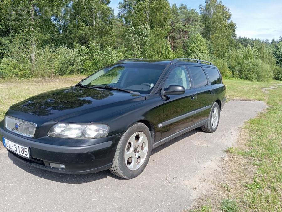 Melns Volvo V70 2001 Jūrmala, ar dzinēja tilpumu 2.40 L un nobraukumu 364 tūkst. km par 1500 €, foto 1 vietnē AUTOMOTO.COM.LV