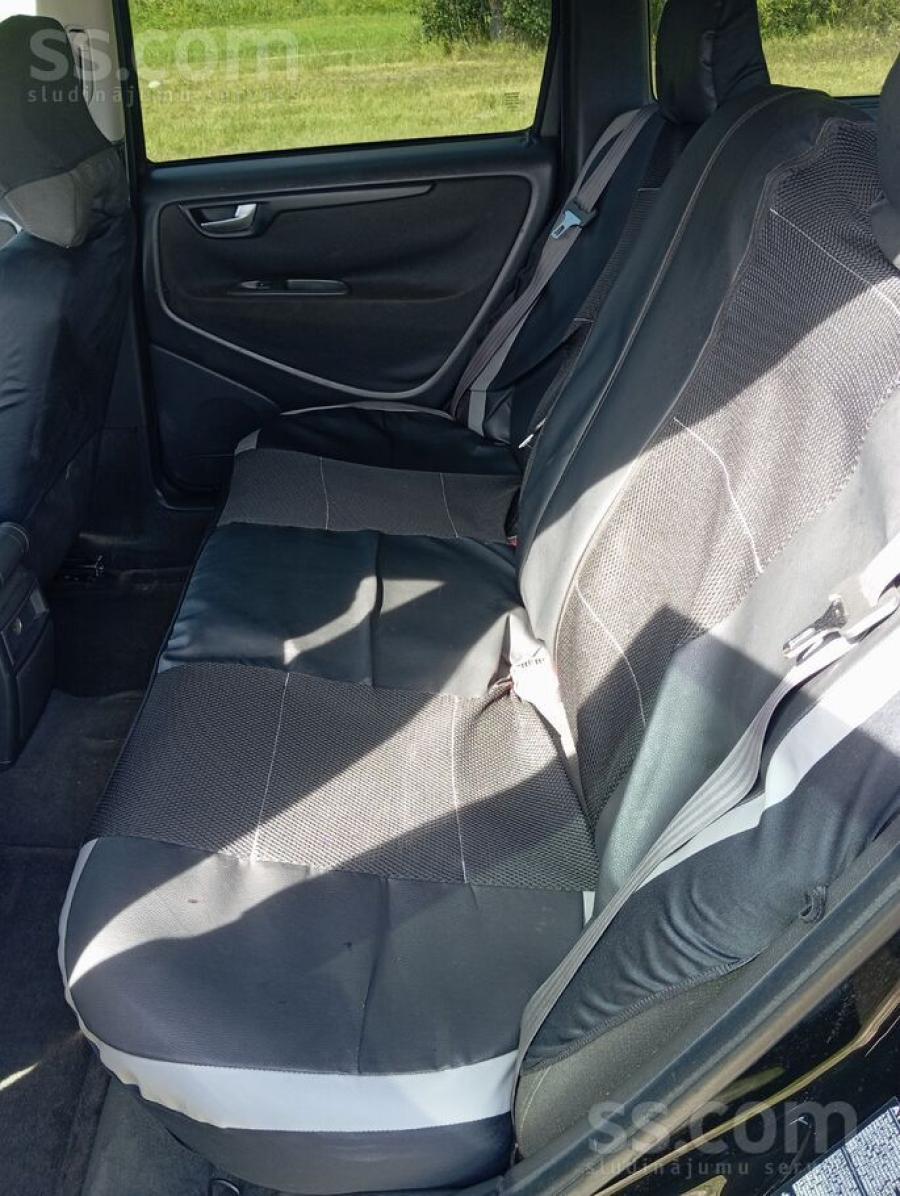 Melns Volvo V70 2001 Jūrmala, ar dzinēja tilpumu 2.40 L un nobraukumu 364 tūkst. km par 1500 €, foto 18 vietnē AUTOMOTO.COM.LV