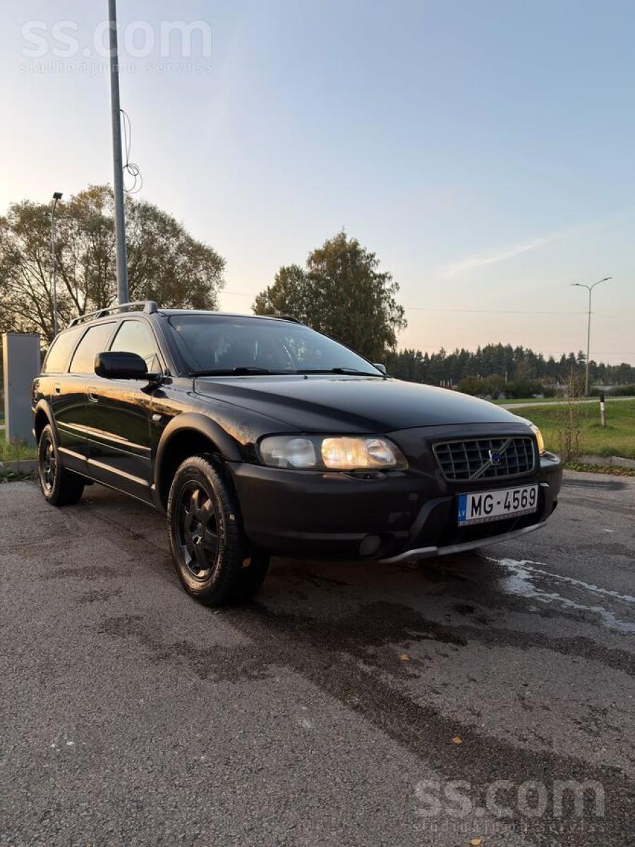Black Volvo V70 2001 in Riga, with an engine capacity of 2.40 L and mileage of 387 thousand km for 2300 €, photo 3 on AUTOMOTO.COM.LV