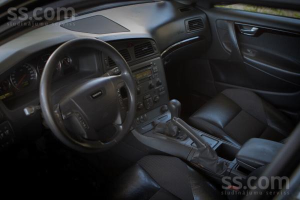 Black Volvo V70 2002 in Riga, with an engine capacity of 2.40 L and mileage of 0 thousand km for 1550 €, photo 6 on AUTOMOTO.COM.LV