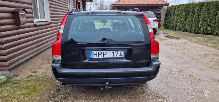 Melns Volvo V70 2002 Švenčionys, ar dzinēja tilpumu 2.40 L un nobraukumu 338 tūkst. km par 1350 €, foto 2 vietnē AUTOMOTO.COM.LV