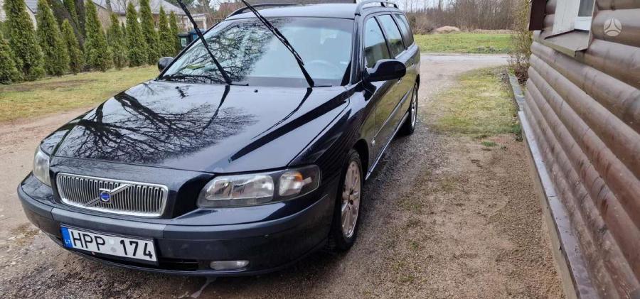 Melns Volvo V70 2002 Švenčionys, ar dzinēja tilpumu 2.40 L un nobraukumu 338 tūkst. km par 1350 €, foto 4 vietnē AUTOMOTO.COM.LV