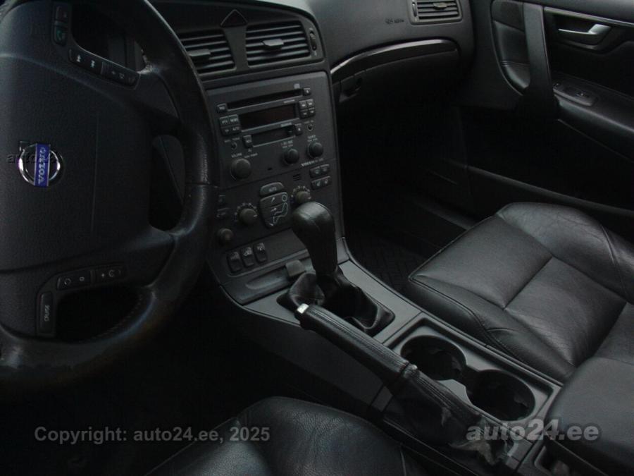 Melns Volvo V70 2002 Paide, ar dzinēja tilpumu 2.40 L un nobraukumu 488 tūkst. km par 2990 €, foto 6 vietnē AUTOMOTO.COM.LV