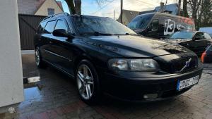 Black Volvo V70 2002 in Vilnius, with an engine capacity of 2.40 L and mileage of 455 thousand km for 1850 €, photo 5 on AUTOMOTO.COM.LV