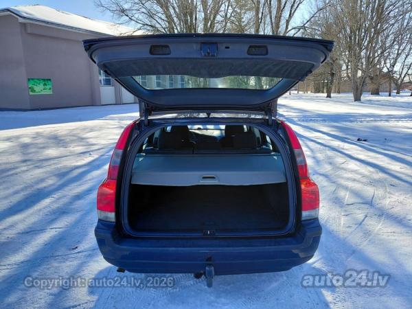 Melns Volvo V70 2002 Paide, ar dzinēja tilpumu 2.40 L un nobraukumu 306 tūkst. km par 3350 €, foto 5 vietnē AUTOMOTO.COM.LV