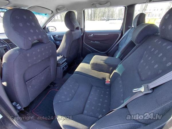Melns Volvo V70 2002 Paide, ar dzinēja tilpumu 2.40 L un nobraukumu 306 tūkst. km par 3350 €, foto 7 vietnē AUTOMOTO.COM.LV