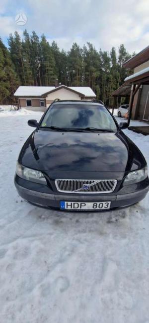 Black Volvo V70 2002 in Sirvintos, with an engine capacity of 2.40 L and mileage of 343 thousand km for 1200 €, photo 9 on AUTOMOTO.COM.LV