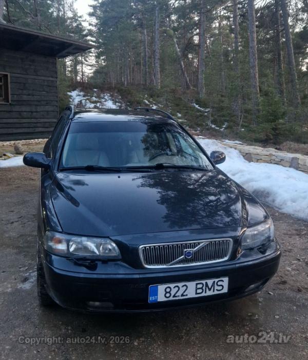 Melns Volvo V70 2002 Tallina, ar dzinēja tilpumu 2.40 L un nobraukumu 499 tūkst. km par 1299 €, foto 2 vietnē AUTOMOTO.COM.LV