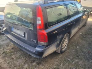Melns Volvo V70 2002 Viļņa, ar dzinēja tilpumu 2.40 L un nobraukumu 300 tūkst. km par 599 €, foto 7 vietnē AUTOMOTO.COM.LV