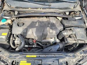 Melns Volvo V70 2002 Viļņa, ar dzinēja tilpumu 2.40 L un nobraukumu 300 tūkst. km par 680 €, foto 13 vietnē AUTOMOTO.COM.LV