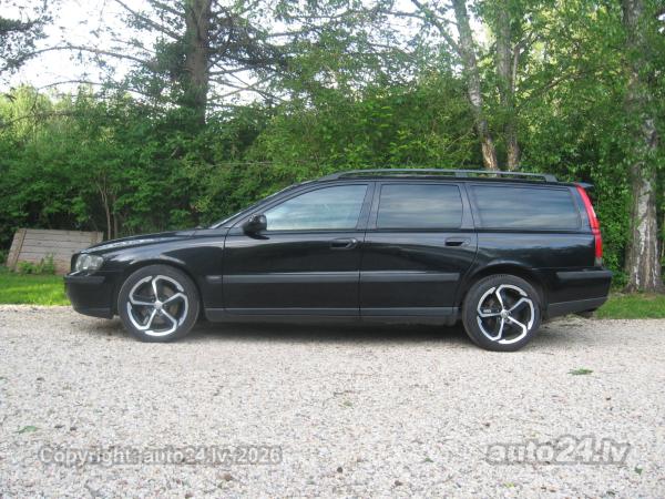 Black Volvo V70 2002 in Tallinn, with an engine capacity of 2.40 L and mileage of 355 thousand km for 2500 €, photo 2 on AUTOMOTO.COM.LV