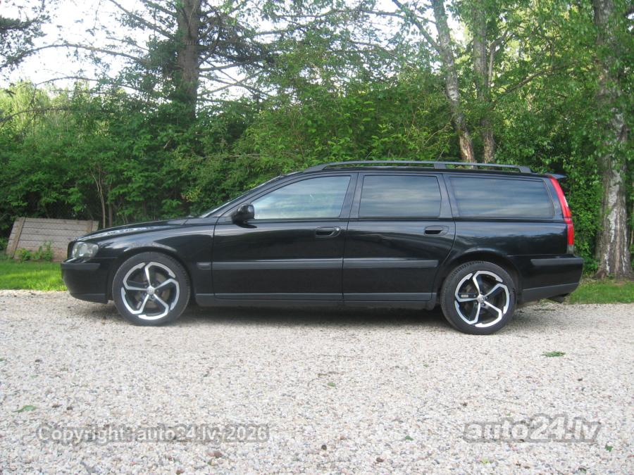 Black Volvo V70 2002 in Tallinn, with an engine capacity of 2.40 L and mileage of 355 thousand km for 2500 €, photo 3 on AUTOMOTO.COM.LV