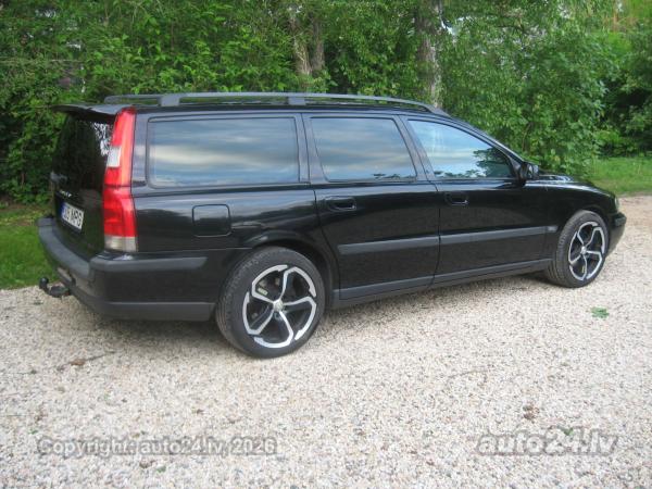 Black Volvo V70 2002 in Tallinn, with an engine capacity of 2.40 L and mileage of 355 thousand km for 2500 €, photo 4 on AUTOMOTO.COM.LV
