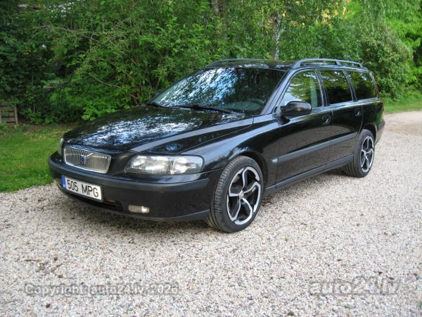 Black Volvo V70 2002 in Tallinn, with an engine capacity of 2.40 L and mileage of 355 thousand km for 2500 €, photo 6 on AUTOMOTO.COM.LV