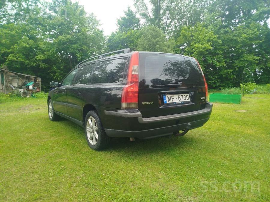 Black Volvo V70 2002 in Gulbene, with an engine capacity of 2.40 L and mileage of 341 thousand km for 1650 €, photo 4 on AUTOMOTO.COM.LV