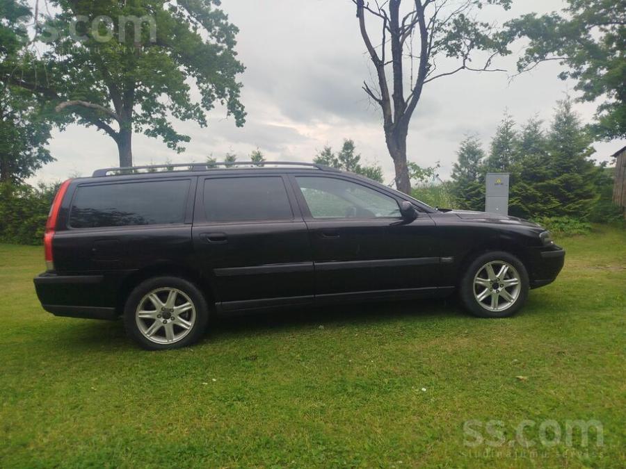 Black Volvo V70 2002 in Gulbene, with an engine capacity of 2.40 L and mileage of 341 thousand km for 1650 €, photo 7 on AUTOMOTO.COM.LV