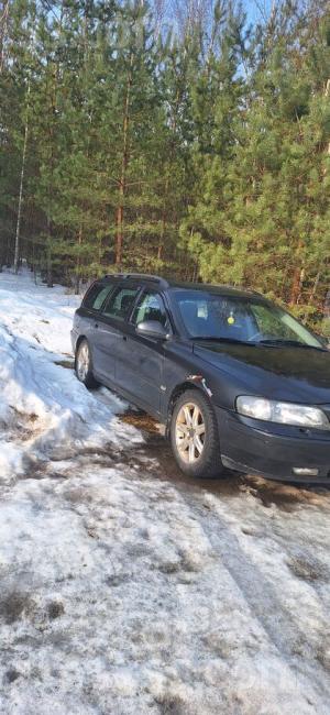 Black Volvo V70 2002 in Jekabpils, with an engine capacity of 2.40 L and mileage of 401 thousand km for 1500 €, photo  on AUTOMOTO.COM.LV