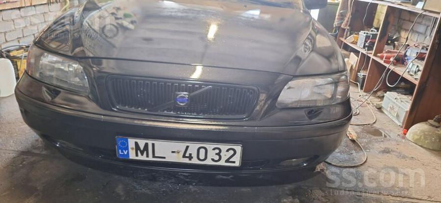 Черный Вольво В70 2002 в Екабпилс, объемом двигателя 2.40 л и пробегом 401 тыс. км за 1500 €, фото 6 на AUTOMOTO.COM.LV