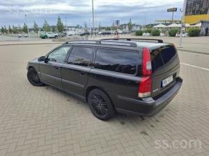 Melns Volvo V70 2002 Rīga, ar dzinēja tilpumu 2.40 L un nobraukumu 307 tūkst. km par 2100 €, foto 3 vietnē AUTOMOTO.COM.LV