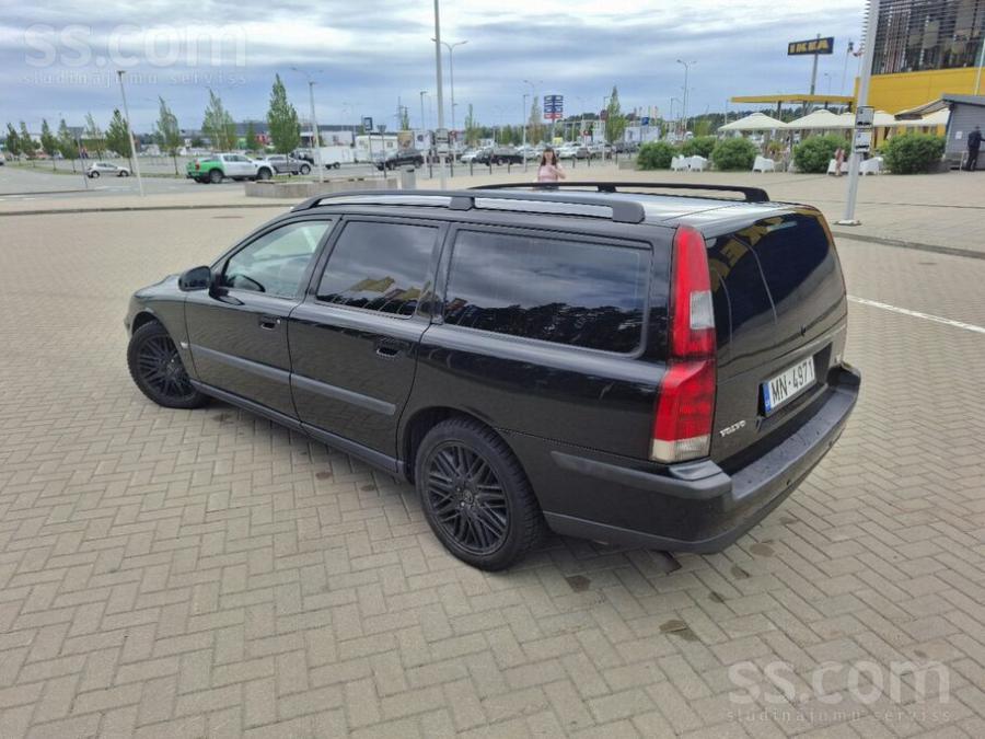 Melns Volvo V70 2002 Rīga, ar dzinēja tilpumu 2.40 L un nobraukumu 307 tūkst. km par 2100 €, foto 3 vietnē AUTOMOTO.COM.LV
