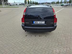Melns Volvo V70 2002 Rīga, ar dzinēja tilpumu 2.40 L un nobraukumu 307 tūkst. km par 2100 €, foto 7 vietnē AUTOMOTO.COM.LV