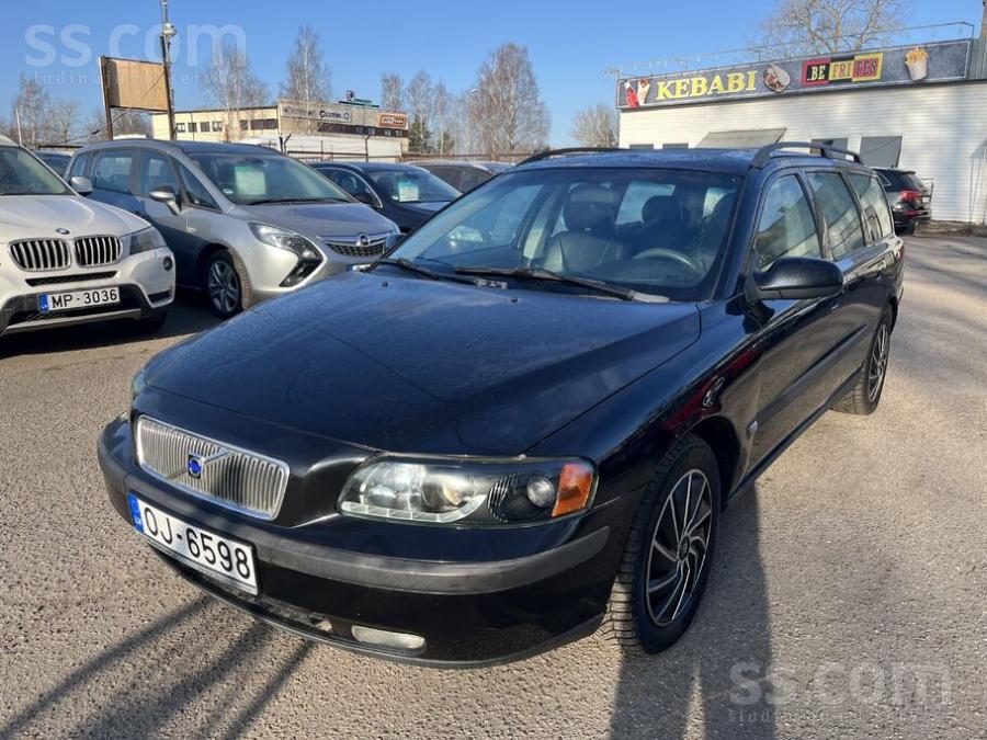 Black Volvo V70 2002 in Riga, with an engine capacity of 2.40 L and mileage of 0 thousand km for 2390 €, photo 3 on AUTOMOTO.COM.LV