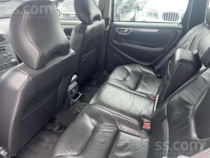 Black Volvo V70 2002 in Riga, with an engine capacity of 2.40 L and mileage of 0 thousand km for 2390 €, photo 7 on AUTOMOTO.COM.LV