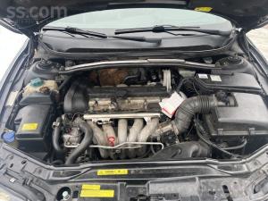 Black Volvo V70 2002 in Riga, with an engine capacity of 2.40 L and mileage of 0 thousand km for 2390 €, photo 9 on AUTOMOTO.COM.LV