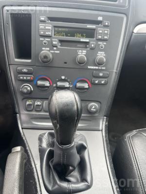 Black Volvo V70 2002 in Riga, with an engine capacity of 2.40 L and mileage of 0 thousand km for 2390 €, photo 10 on AUTOMOTO.COM.LV