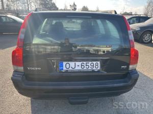 Black Volvo V70 2002 in Riga, with an engine capacity of 2.40 L and mileage of 0 thousand km for 2390 €, photo 12 on AUTOMOTO.COM.LV
