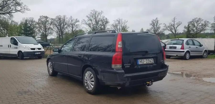 Melns Volvo V70 2002 Valmiera, ar dzinēja tilpumu 2.40 L un nobraukumu 511 tūkst. km par 1250 €, foto 6 vietnē AUTOMOTO.COM.LV