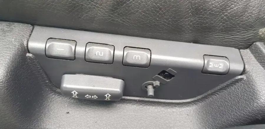 Melns Volvo V70 2002 Valmiera, ar dzinēja tilpumu 2.40 L un nobraukumu 511 tūkst. km par 1250 €, foto 12 vietnē AUTOMOTO.COM.LV