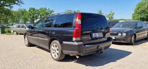 Black Volvo V70 2002 in Valmiera, with an engine capacity of 2.40 L and mileage of 560 thousand km for 1400 €, photo 5 on AUTOMOTO.COM.LV