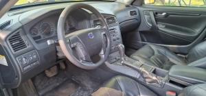 Black Volvo V70 2002 in Valmiera, with an engine capacity of 2.40 L and mileage of 560 thousand km for 1400 €, photo 9 on AUTOMOTO.COM.LV