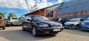 Black Volvo V70 2002 in Valmiera, with an engine capacity of 2.40 L and mileage of 373 thousand km for 1150 €, photo  on AUTOMOTO.COM.LV