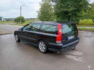 Black Volvo V70 2002 in Kaunas, with an engine capacity of 2.40 L and mileage of 314 thousand km for 1100 €, photo  on AUTOMOTO.COM.LV