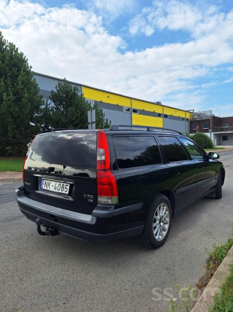 Melns Volvo V70 2002 Ogre, ar dzinēja tilpumu 2.40 L un nobraukumu 379 tūkst. km par 1450 €, foto 4 vietnē AUTOMOTO.COM.LV