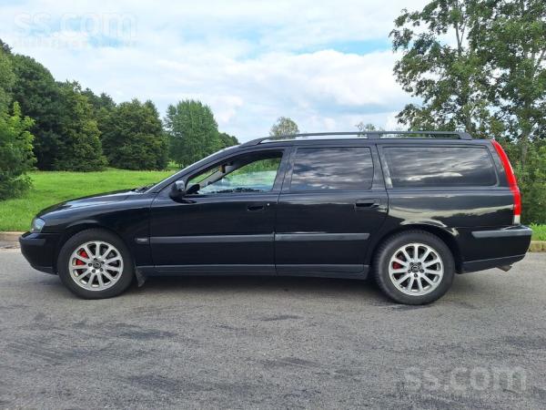 Melns Volvo V70 2002 Ogre, ar dzinēja tilpumu 2.40 L un nobraukumu 379 tūkst. km par 1450 €, foto 6 vietnē AUTOMOTO.COM.LV