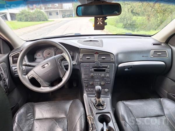 Melns Volvo V70 2002 Ogre, ar dzinēja tilpumu 2.40 L un nobraukumu 379 tūkst. km par 1450 €, foto 7 vietnē AUTOMOTO.COM.LV