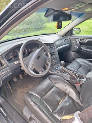 Melns Volvo V70 2002 Ogre, ar dzinēja tilpumu 2.40 L un nobraukumu 379 tūkst. km par 1450 €, foto 9 vietnē AUTOMOTO.COM.LV