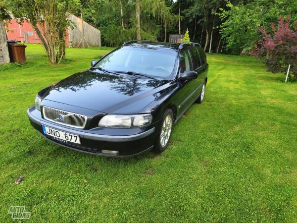 Melns Volvo V70 2002 Viļņa, ar dzinēja tilpumu 2.40 L un nobraukumu 481 tūkst. km par 950 €, foto 2 vietnē AUTOMOTO.COM.LV