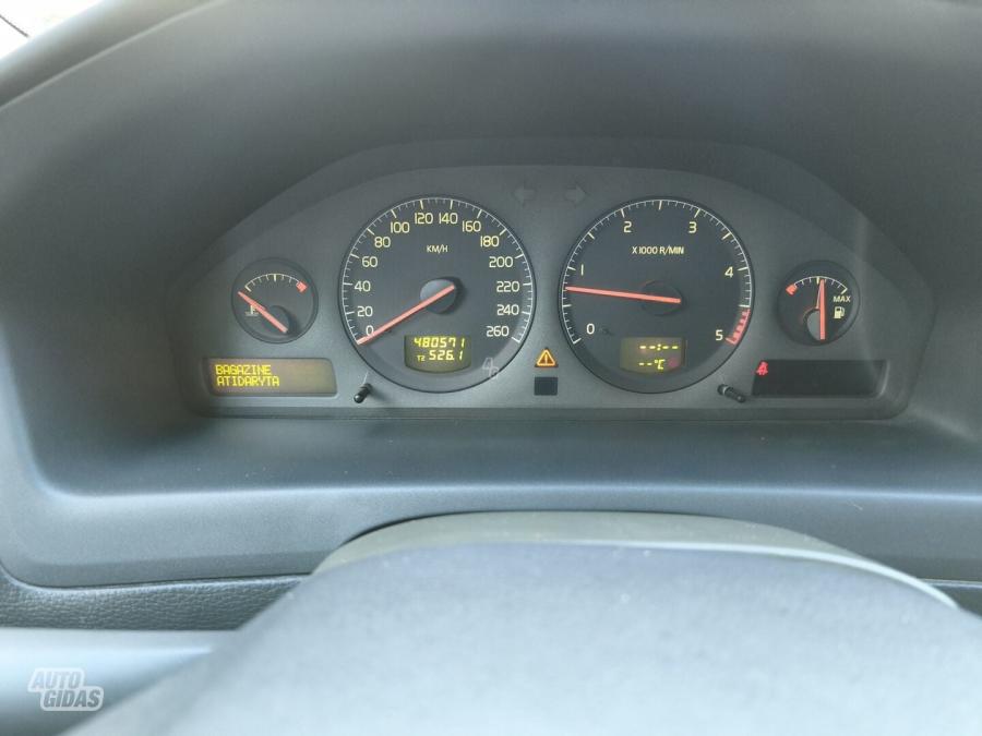 Black Volvo V70 2002 in Vilnius, with an engine capacity of 2.40 L and mileage of 481 thousand km for 950 €, photo 8 on AUTOMOTO.COM.LV