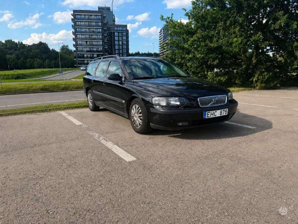 Черный Вольво В70 2002 в Вильнюс, объемом двигателя 2.40 л и пробегом 368 тыс. км за 1300 €, фото 3 на AUTOMOTO.COM.LV